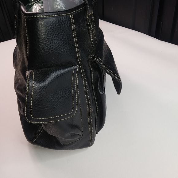 Relic | Bags | Relic Large Pockets Black Pebbled Handbag | Poshmark